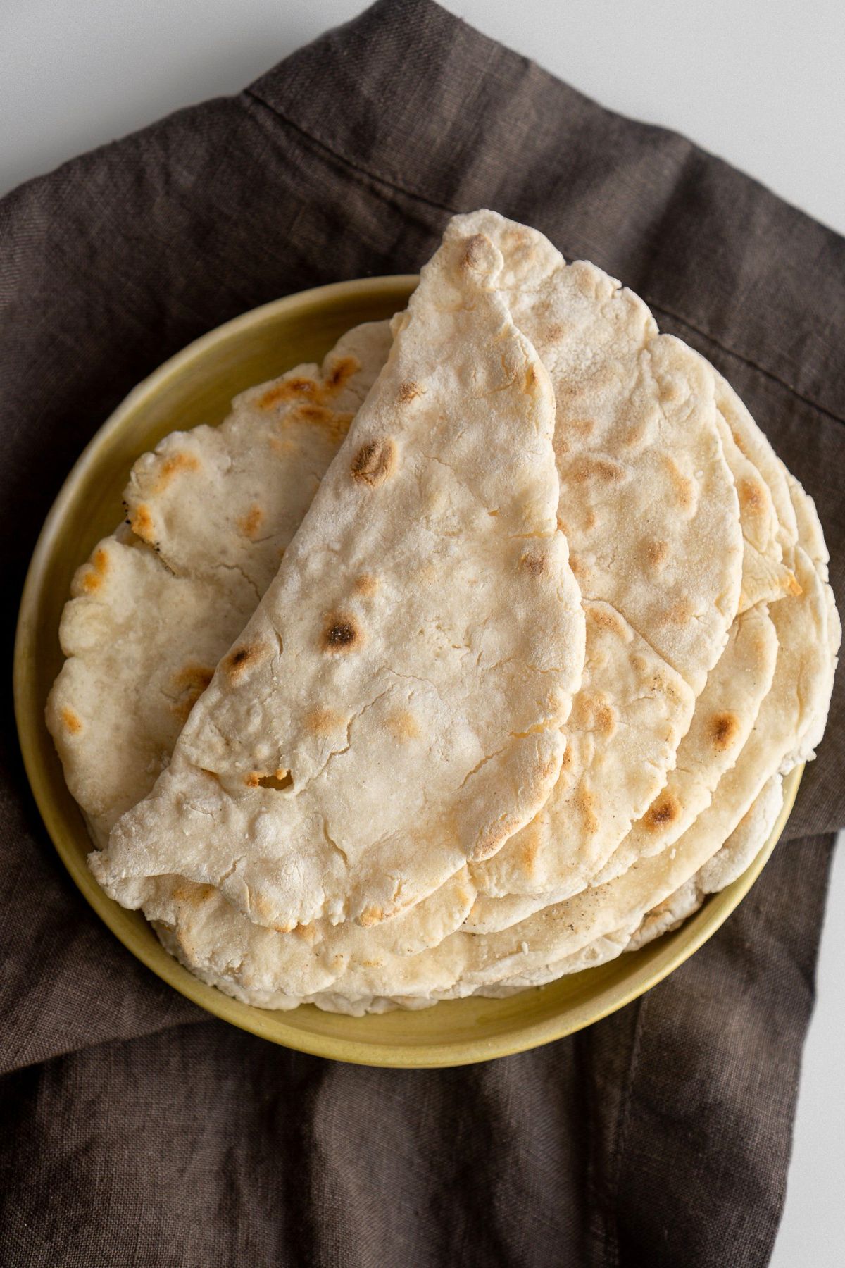 Cómo hacer pan naan sin gluten y vegano - Receta con 4 ingredientes